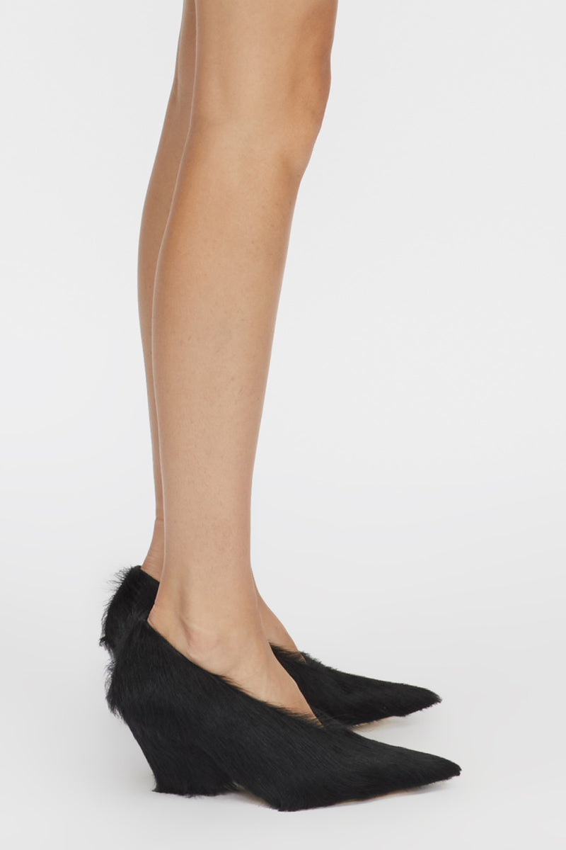 Rhys Pump in Black - CAMILLA AND MARC® C&M